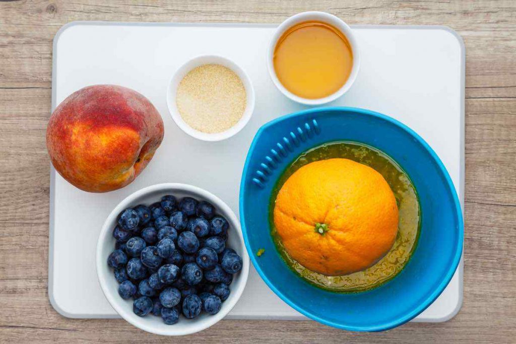 The Most Addictive Blueberry and Peach Fruit Snacks (Homemade ...