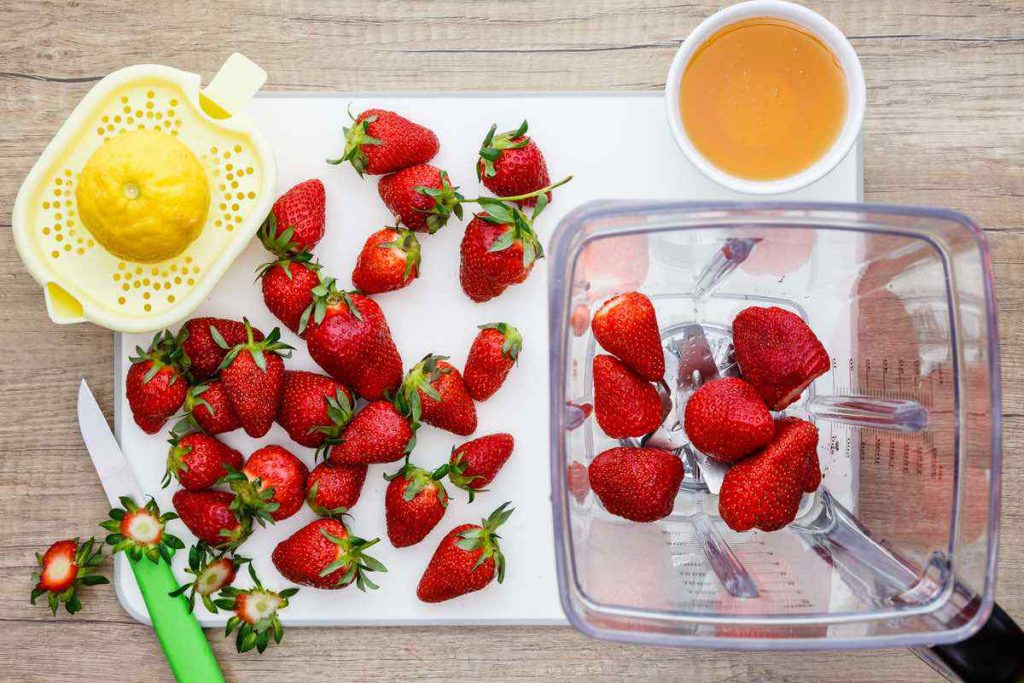 Mind-Blowing Homemade Strawberry Fruit Leather (Easy Recipe) - Healthy ...