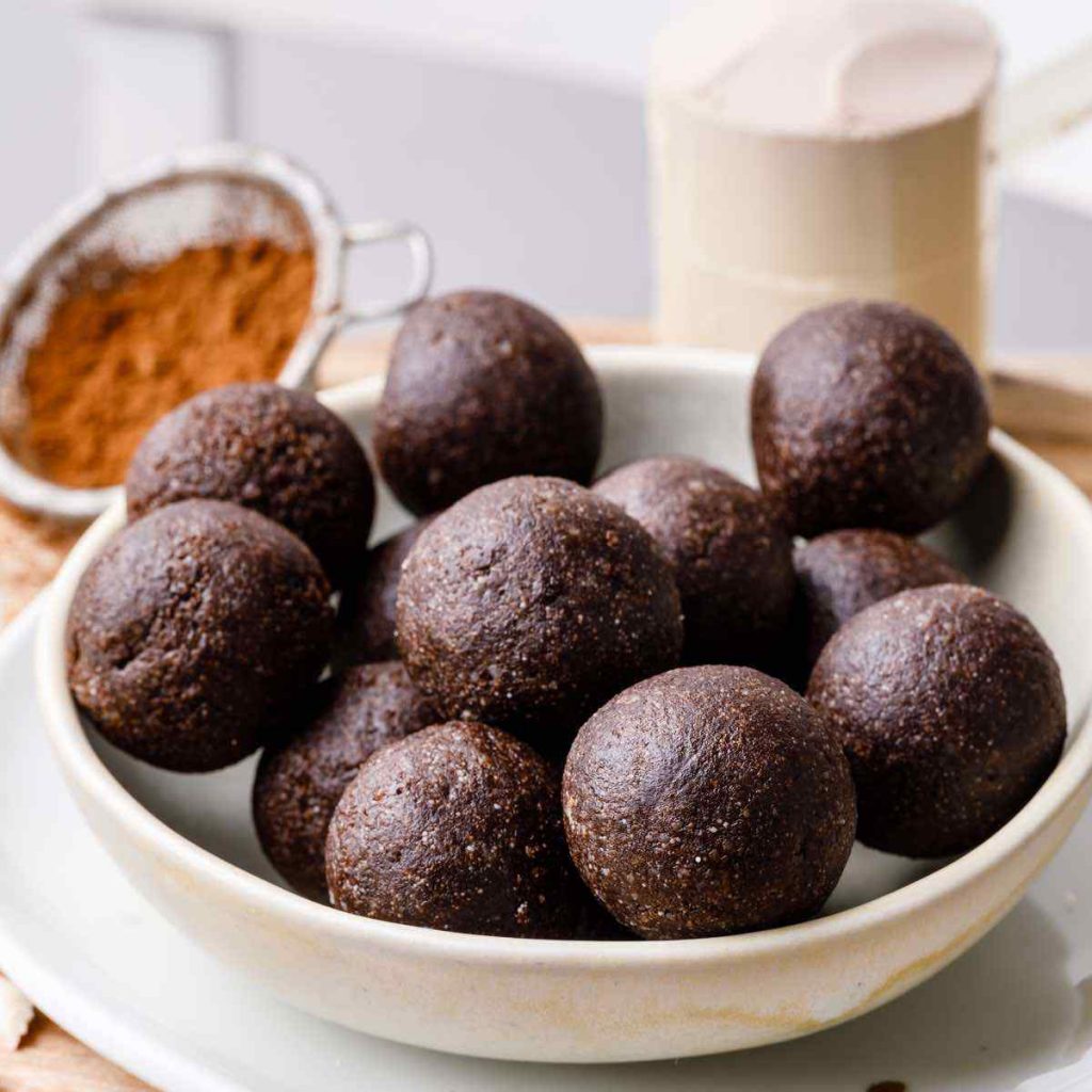 Easy 5-Ingredient Protein Powder Energy Balls - Healthy Substitute