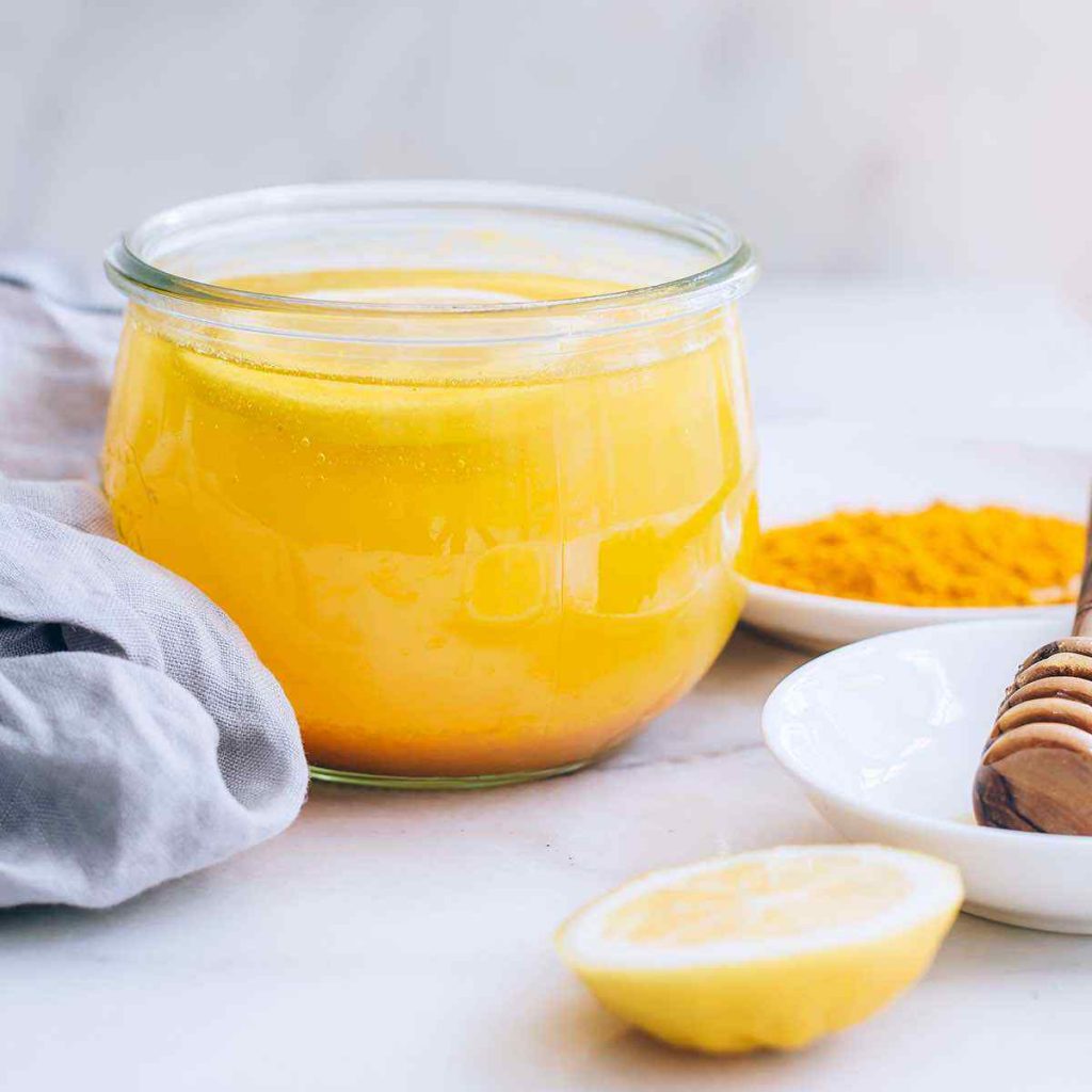 How to Make Turmeric and Lemon Water for Gas and Bloating - Healthy ...
